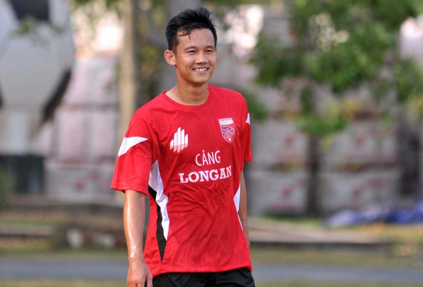 COACH TRẦN HOÀI NAM: TỪ NHÂN VIÊN GIAO HÀNG ĐẾN...