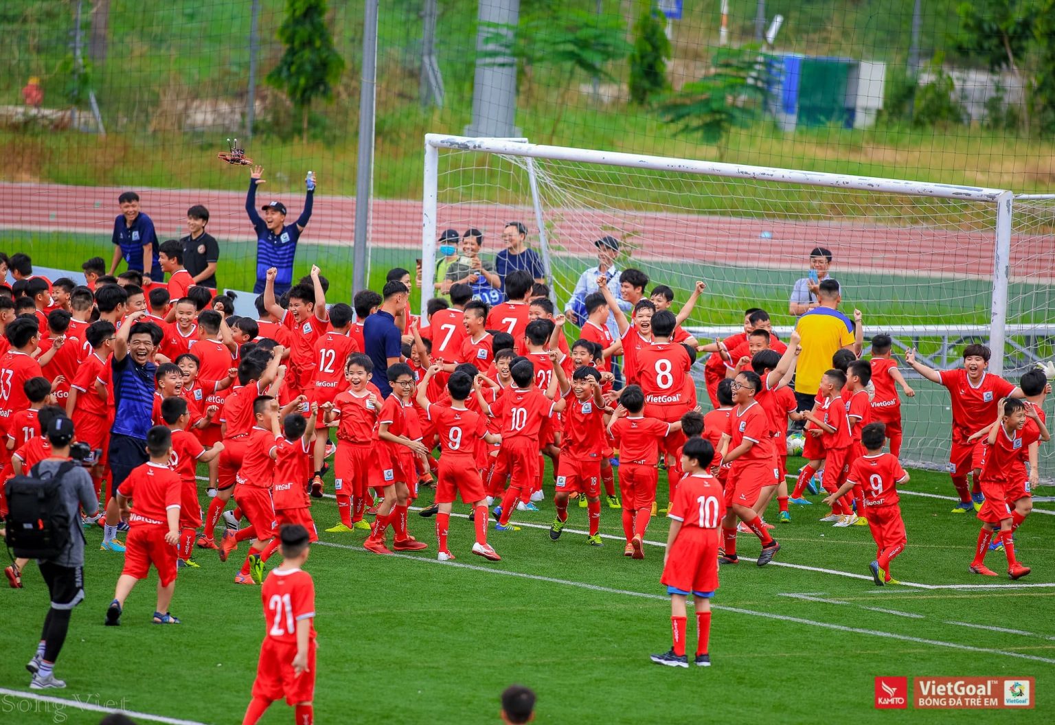 Trung Tâm Dạy Bóng Đá Trẻ Em Tự Tin Hàng Đầu VN 2025 - Viet Goal